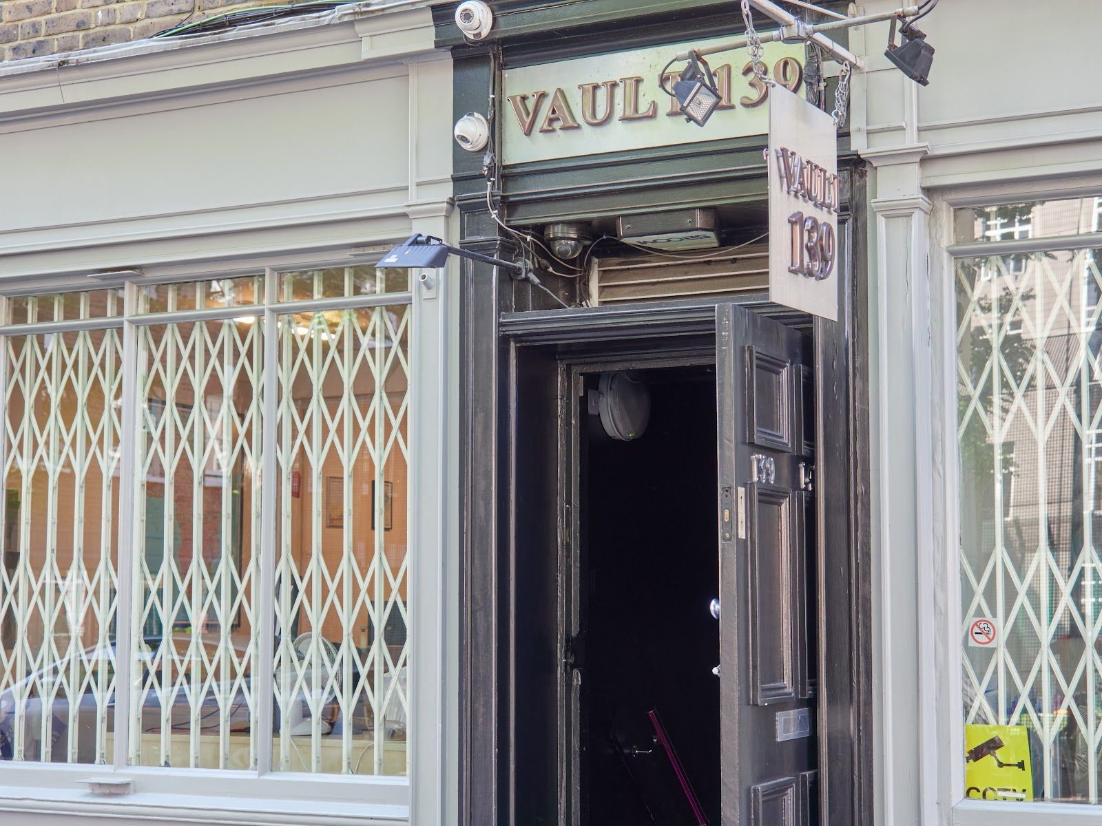 Vault 139 - 139-143 Whitfield St, London W1T 5EN, UK - Travel M